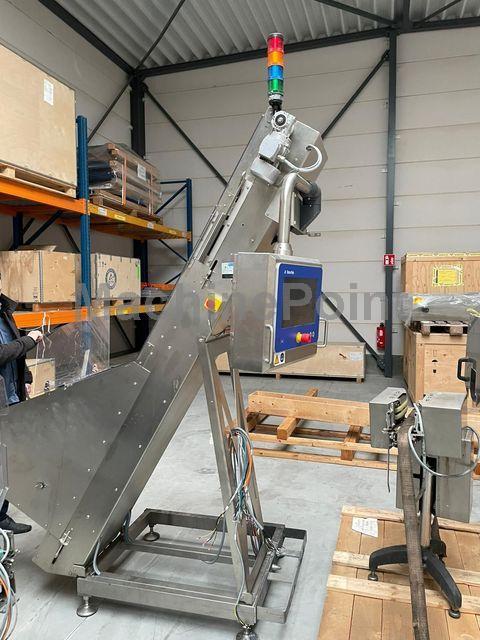 Used TETRA PAK Cap 25 of 2015 Related Fillling Machine: 1L Edge for ...