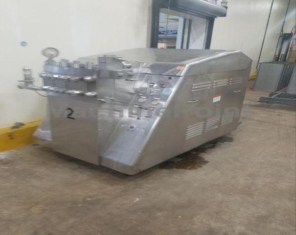 APV GAULIN 2500 - MC 45 - 5TBS Output (L/H): 8000 l/h used